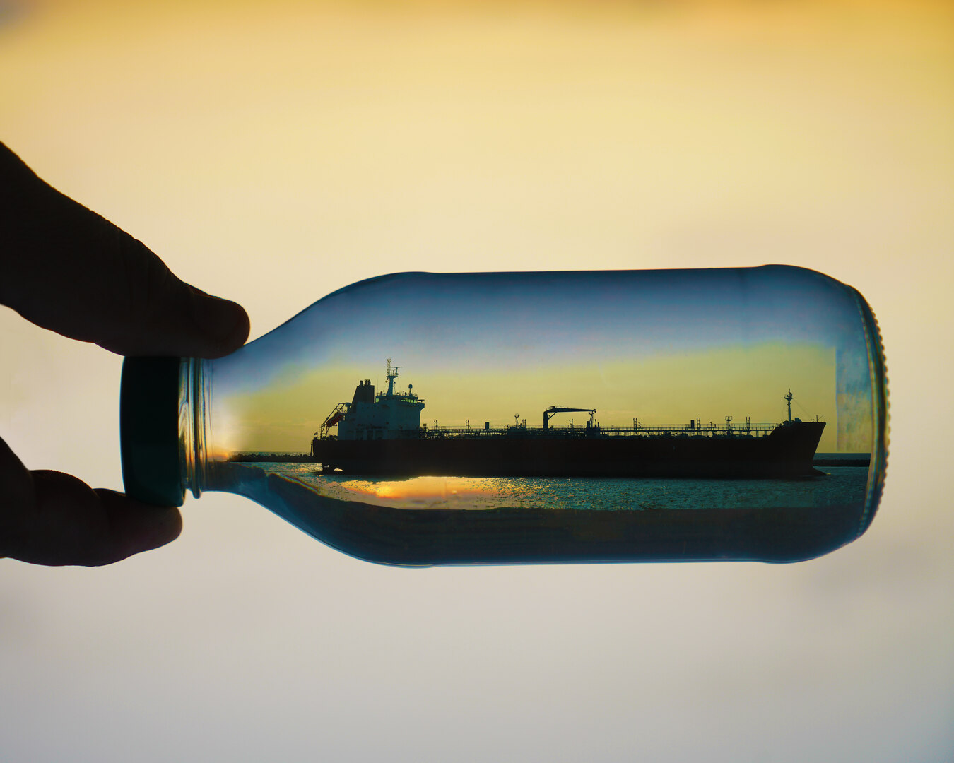 HM 93. A guide to manual sampling of hydrocarbon liquids | Energy Institute